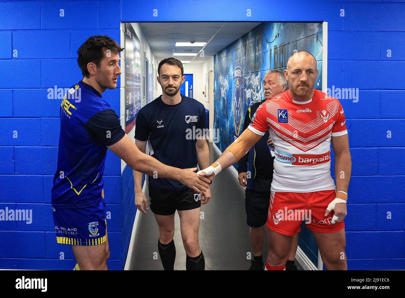 Coin toss child hi-res stock photography and images - Alamy