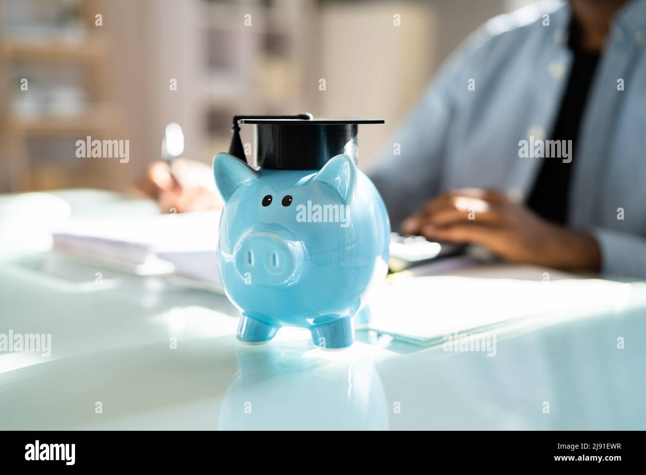 Accounting graduate hi-res stock photography and images - Alamy