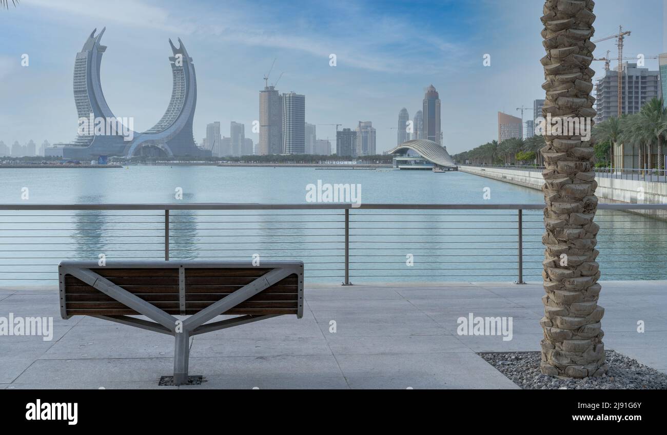 Crescent tower lusail hi-res stock photography and images - Alamy