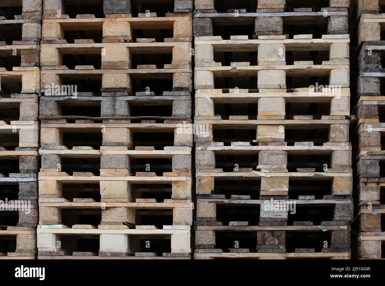 Empty factory warehouse storeroom hi-res stock photography and images ...