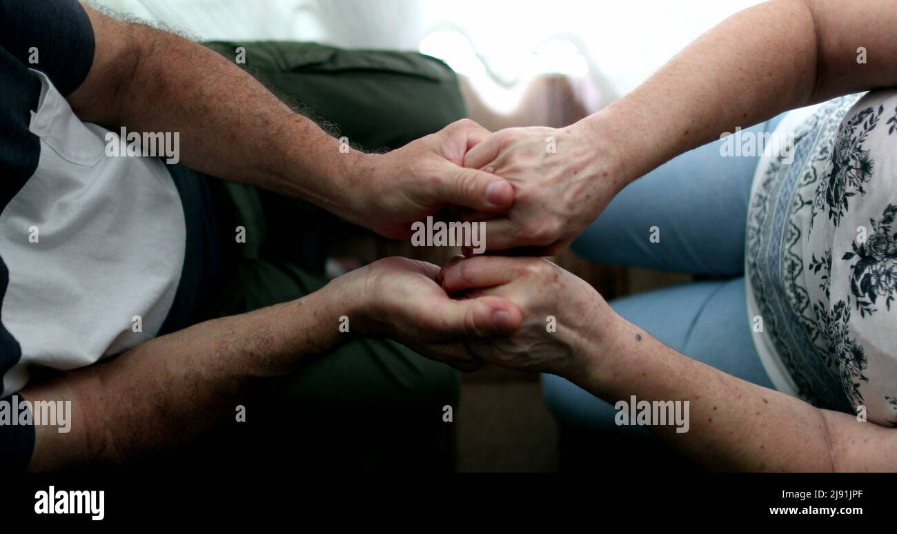 Touching moment two seniors hi-res stock photography and images - Alamy