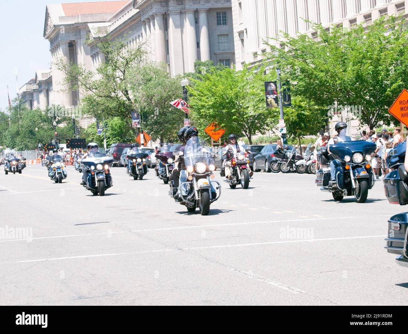 Motorcycle parade pentagon hi-res stock photography and images - Alamy
