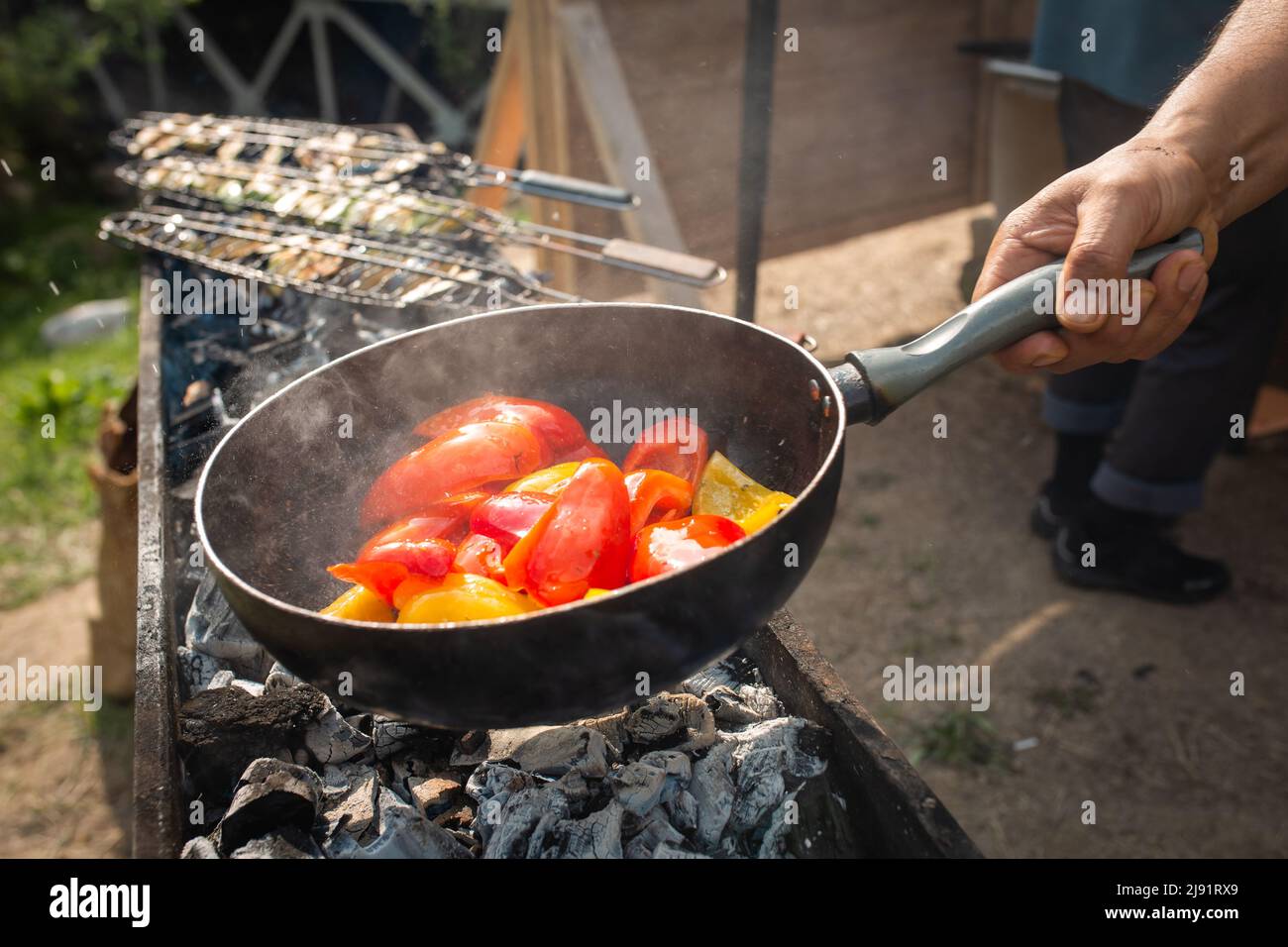 Sweet peppers cooking pan hi-res stock photography and images - Alamy