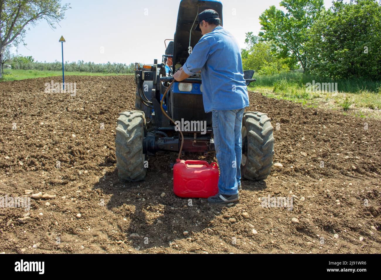 Fueling tractor hi-res stock photography and images - Alamy