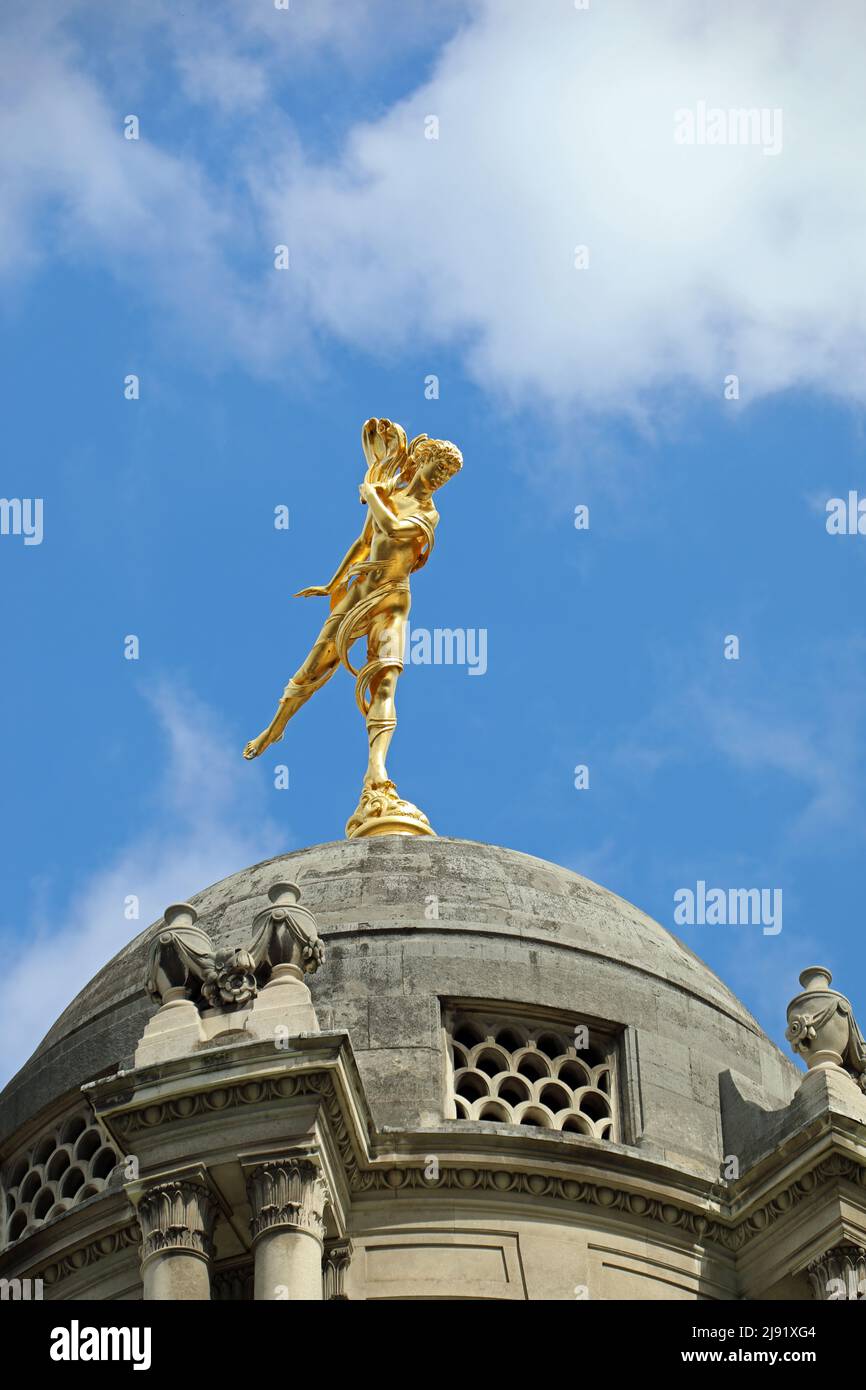 Gilded statue of Ariel on the Bank of England building at Tivoli Corner ...