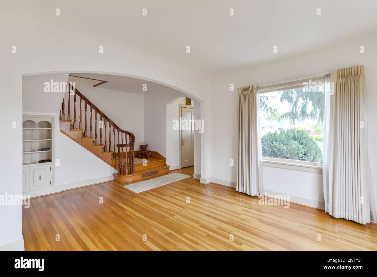 Modern residential empty living room interior Stock Photo - Alamy