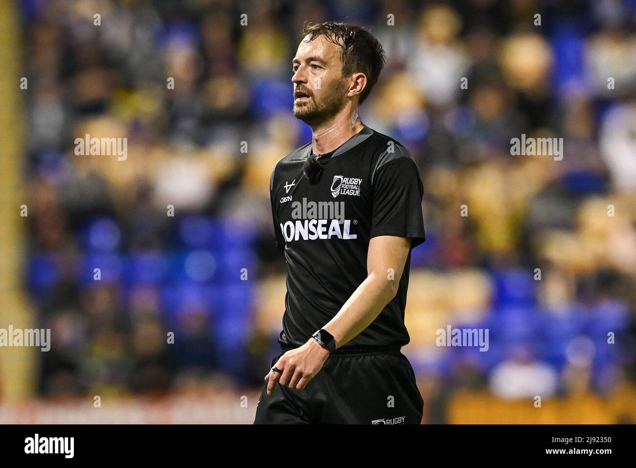 James jones referee hi-res stock photography and images - Alamy