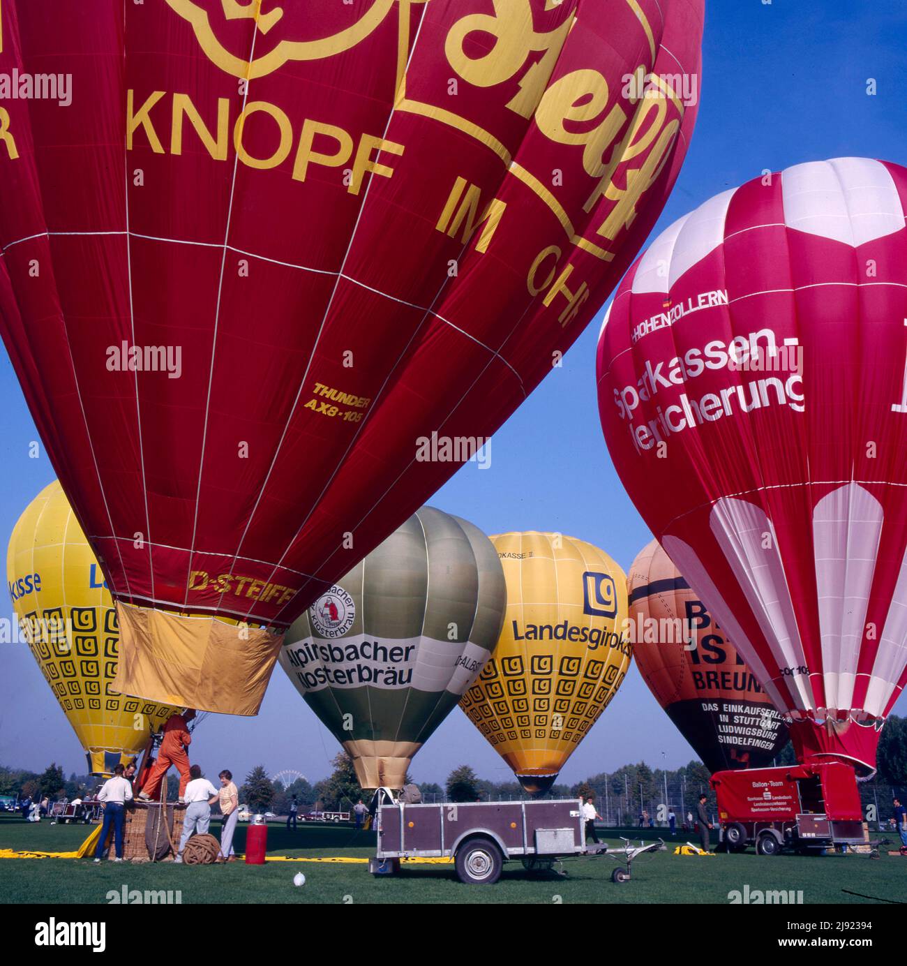 Start balloon flight hi-res stock photography and images - Alamy