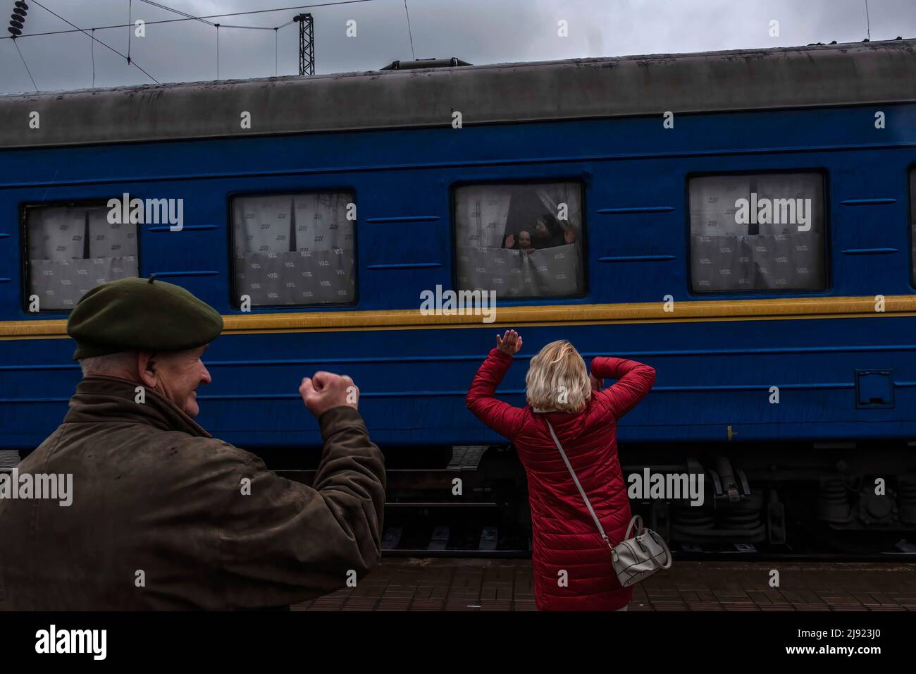 Ukraine train station goodbye hi-res stock photography and images - Alamy