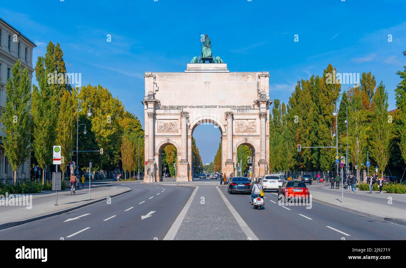 Triumphal arch munich hi-res stock photography and images - Alamy