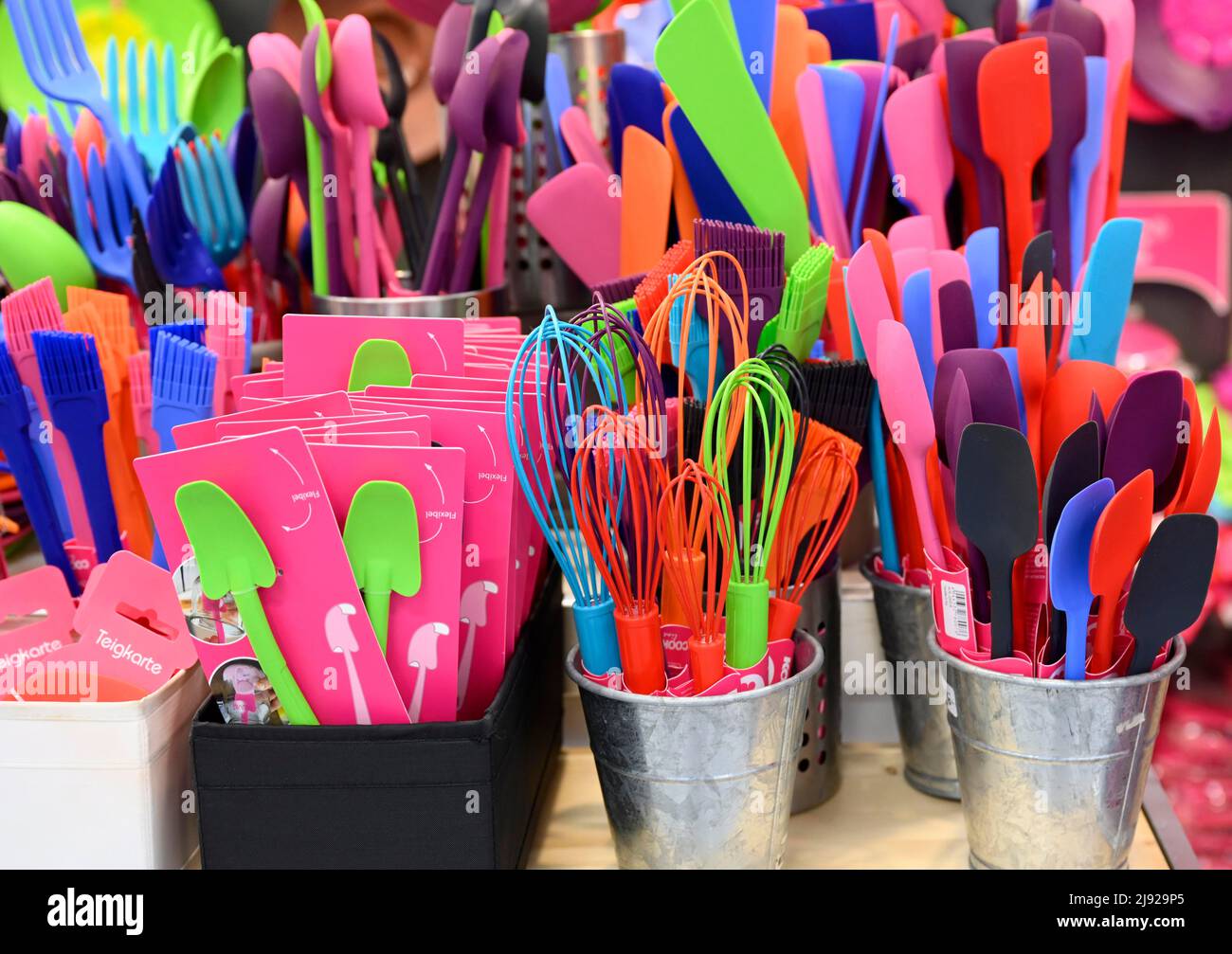 Cooking cutlery motley Stock Photo - Alamy