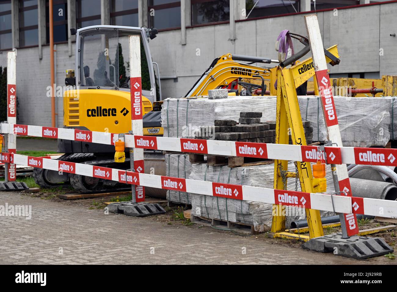 Building site barrier hi-res stock photography and images - Alamy