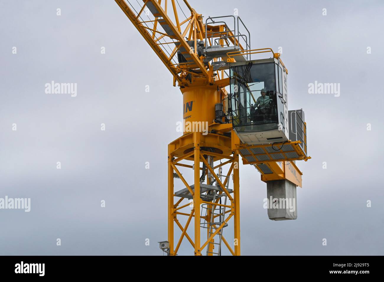 Construction operator hi-res stock photography and images - Alamy
