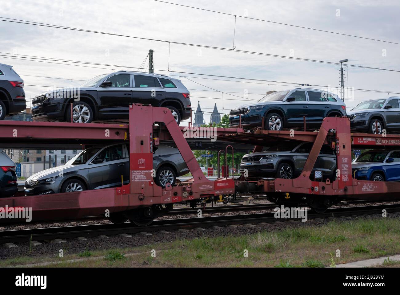 Goods train with new cars, Magdeburg, Saxony-Anhalt, Germany Stock ...