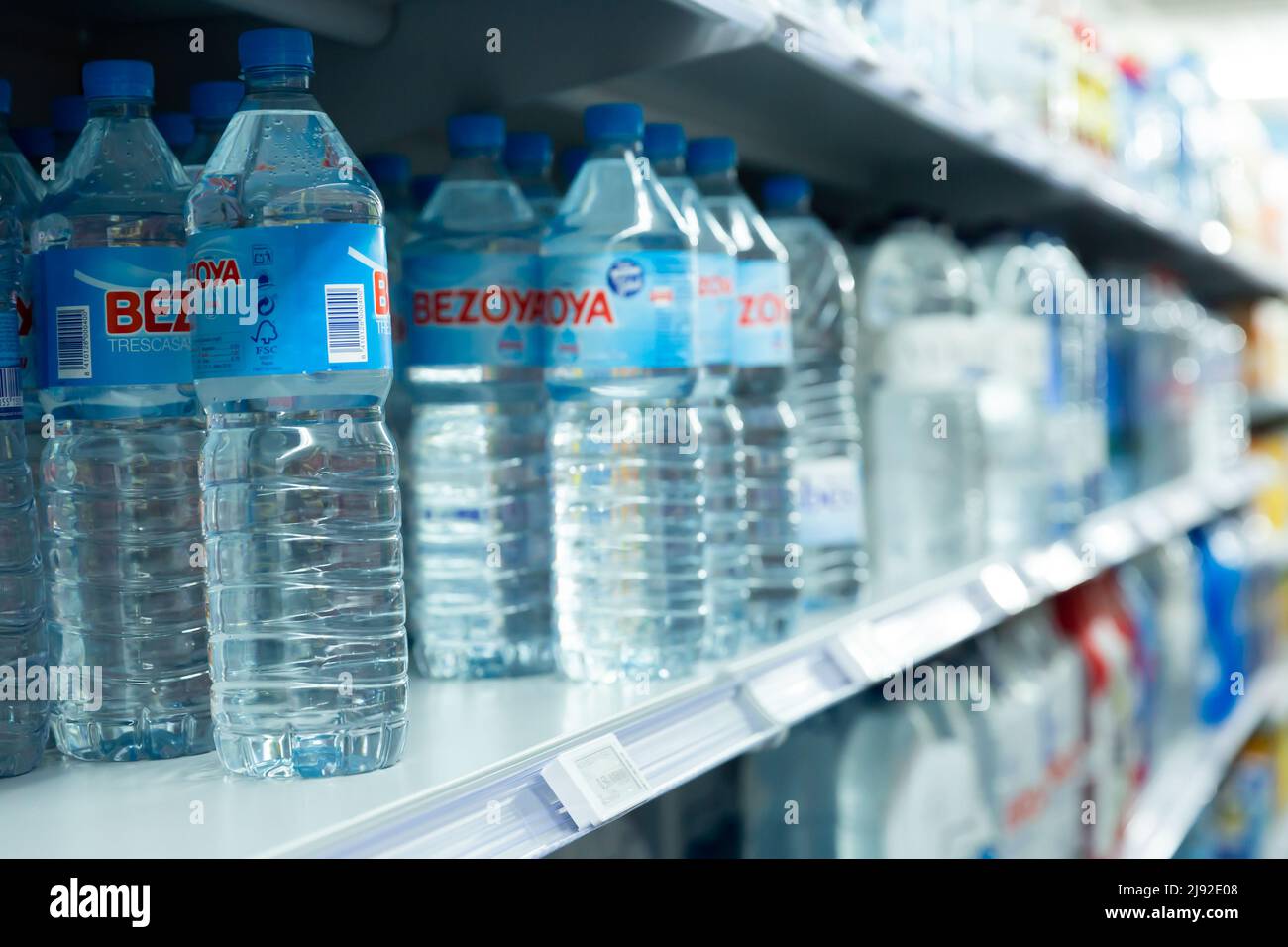 Bottled water in grocery store of Barcelona Stock Photo - Alamy Bottled water in grocery store of Barcelona Stock Photo - Alamy