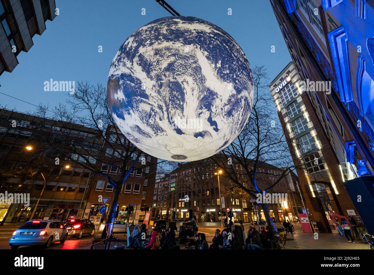 Inflated world globe hi-res stock photography and images - Alamy