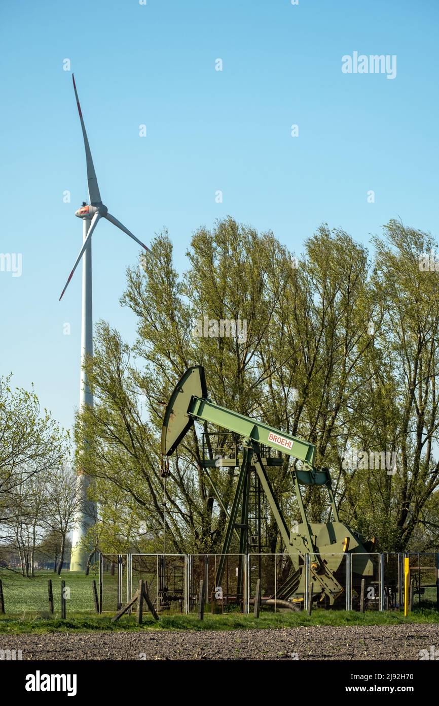 Horse wind turbine hi-res stock photography and images - Alamy