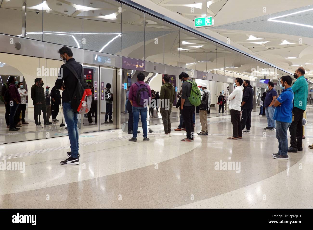 Doha metro hi-res stock photography and images - Alamy