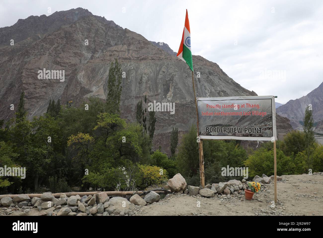 A sign for viewing the border of the neighbouring countries of India ...