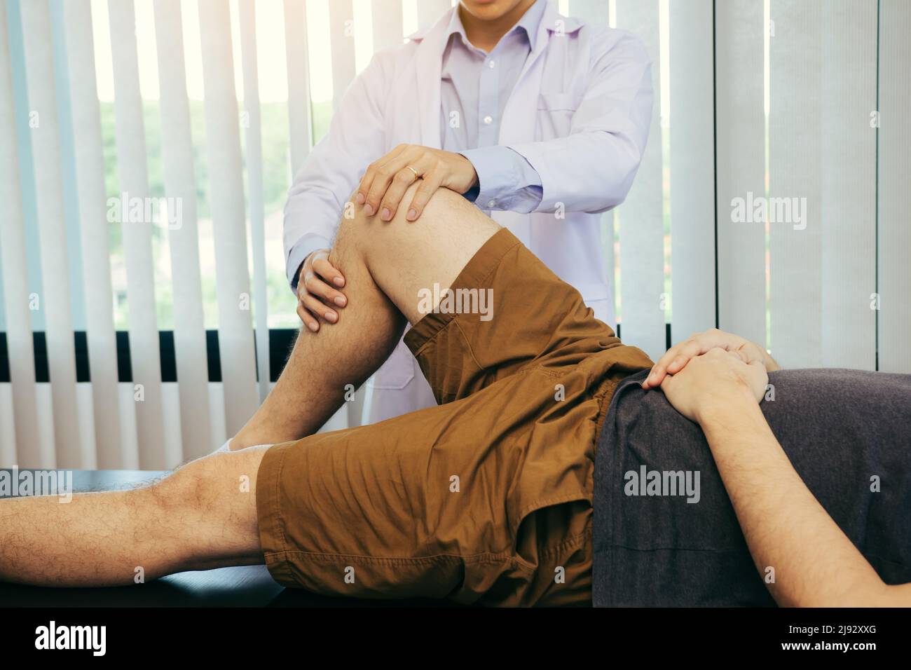 Senior patient knee check hi-res stock photography and images - Alamy