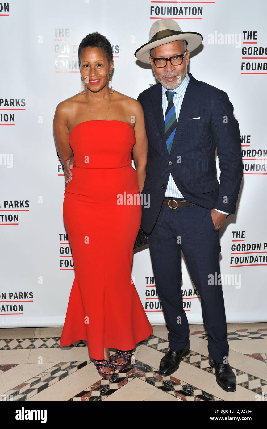 New York, US, May 19, 2022, L-R: Leslie Parks Bailey and Radcliffe ...