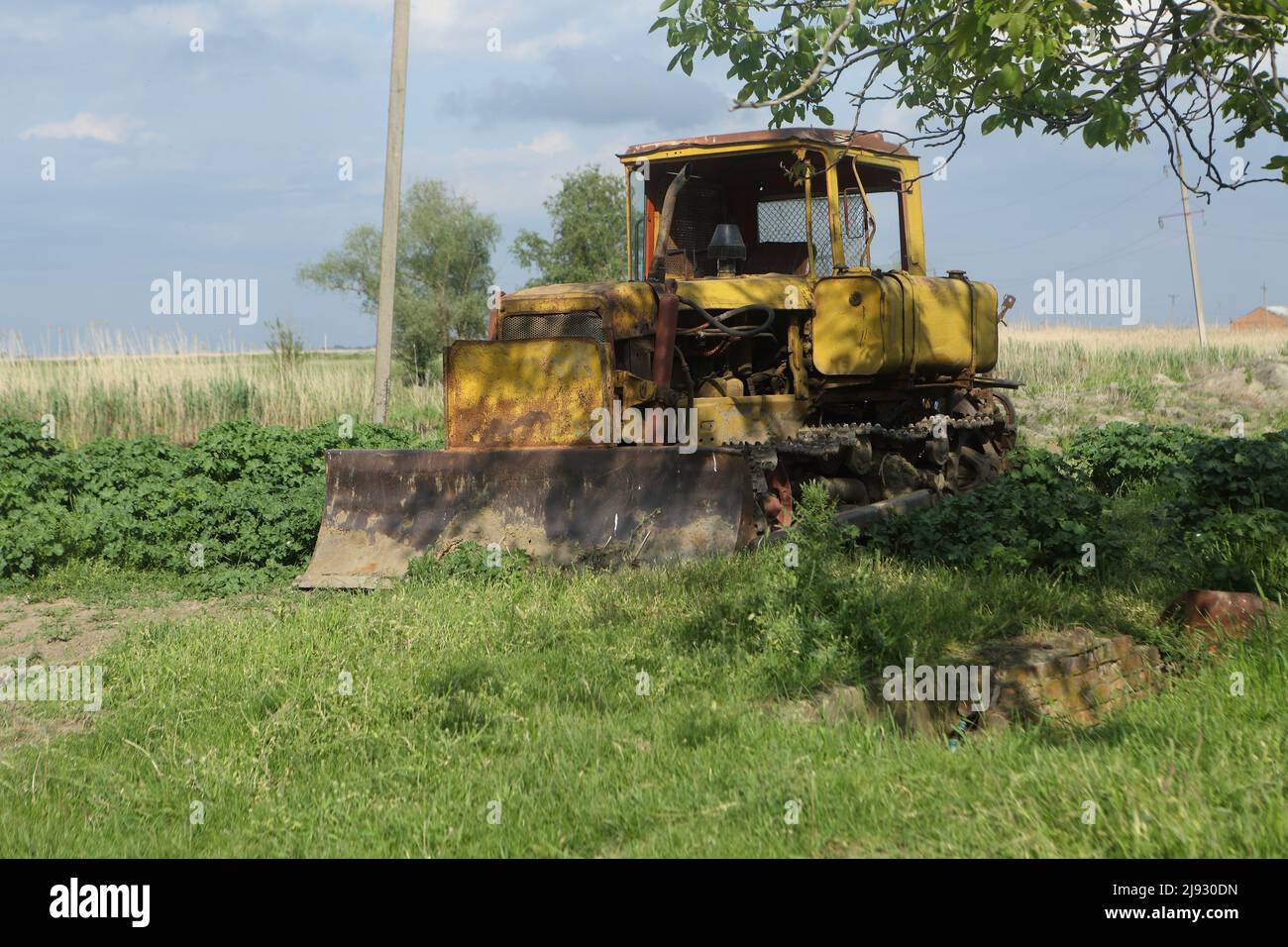 Bulldozer dipper bucket hi-res stock photography and images - Alamy