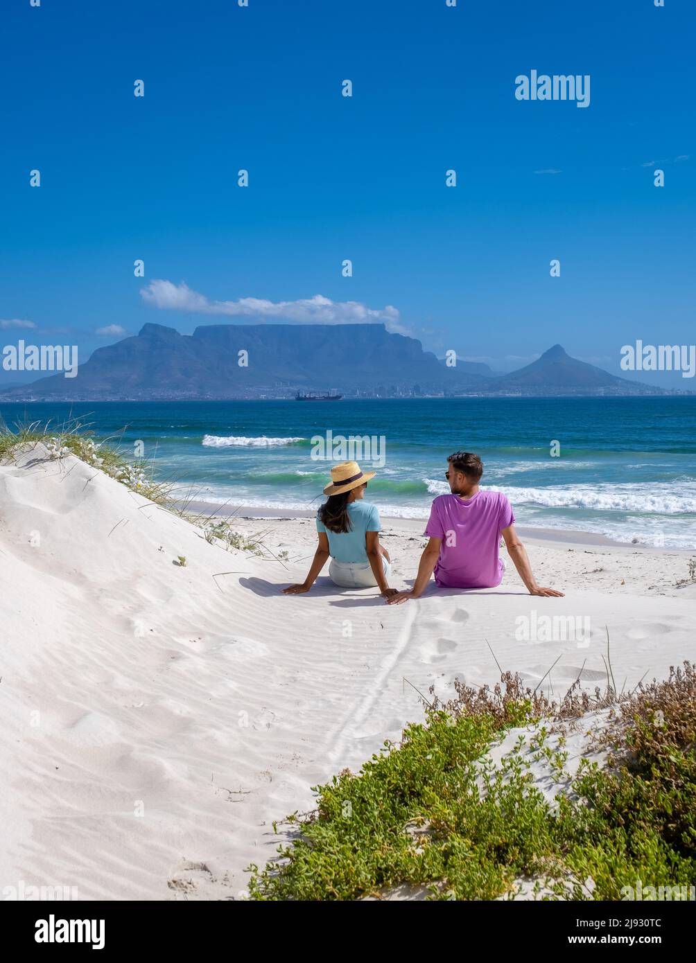Bloubergstrand Cape Town South Africa on a bright summer day, Blouberg ...