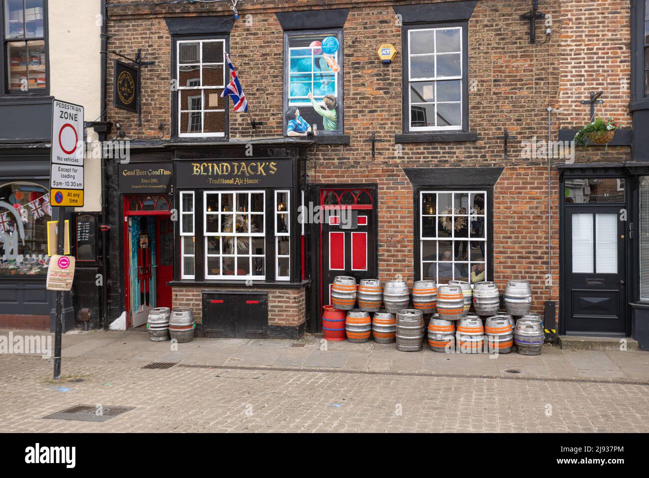 Blind jacks traditional ale house hi-res stock photography and images ...