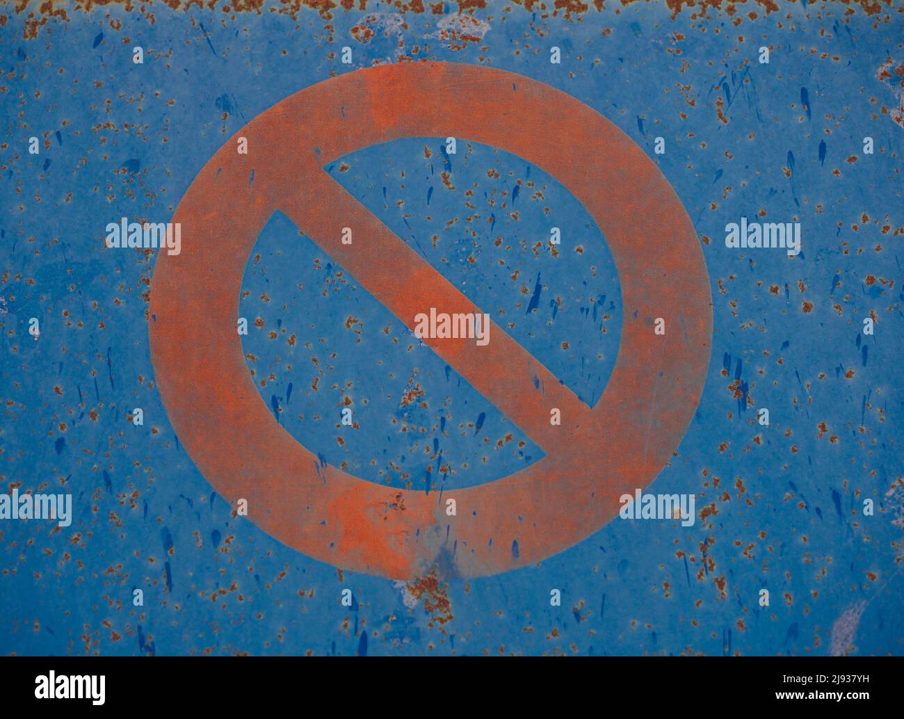 vintage old weathered no parking traffic sign Stock Photo - Alamy