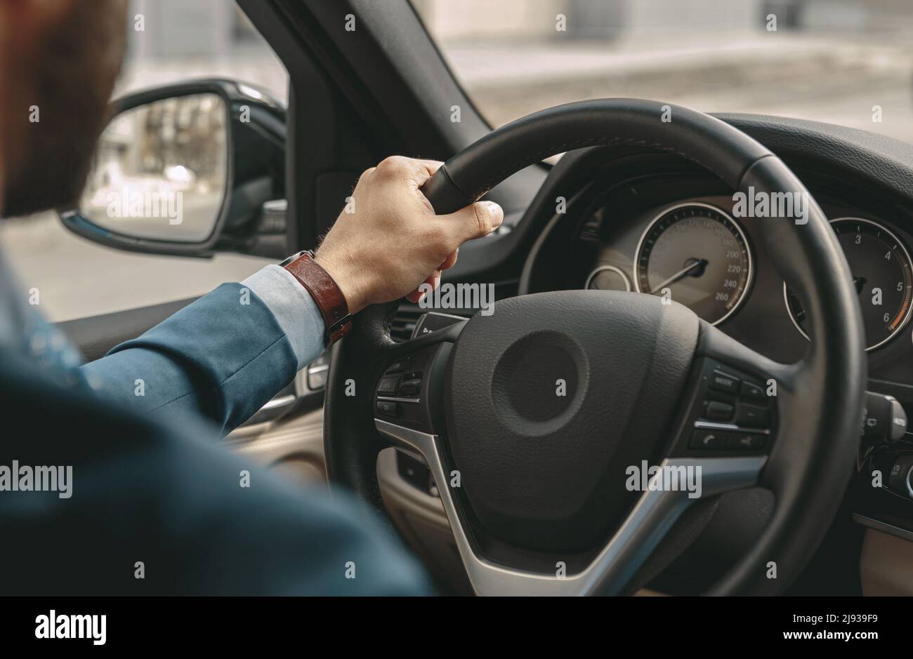 Man silhouette driving car hi-res stock photography and images - Alamy