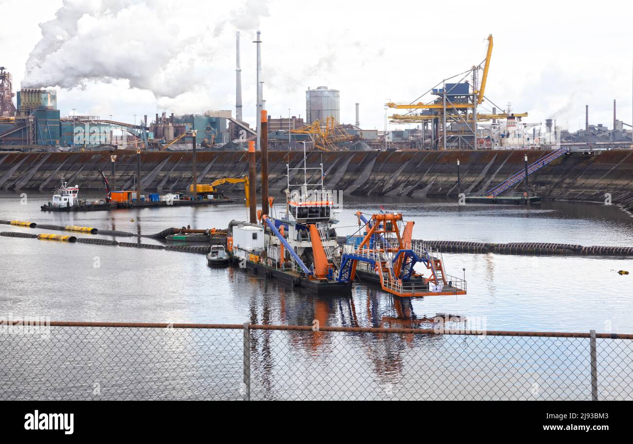 Floating factory ship hi-res stock photography and images - Alamy