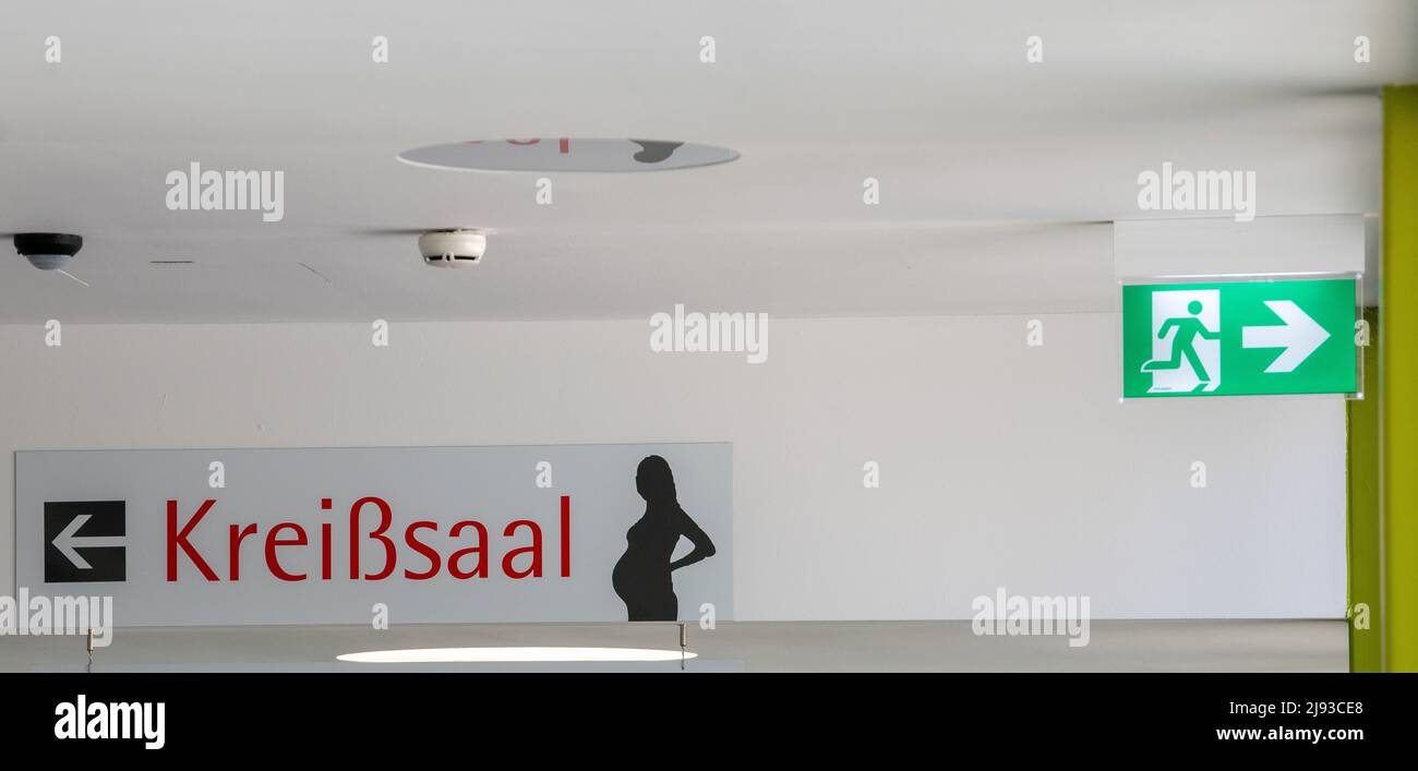 Hospital delivery room sign hi-res stock photography and images - Alamy