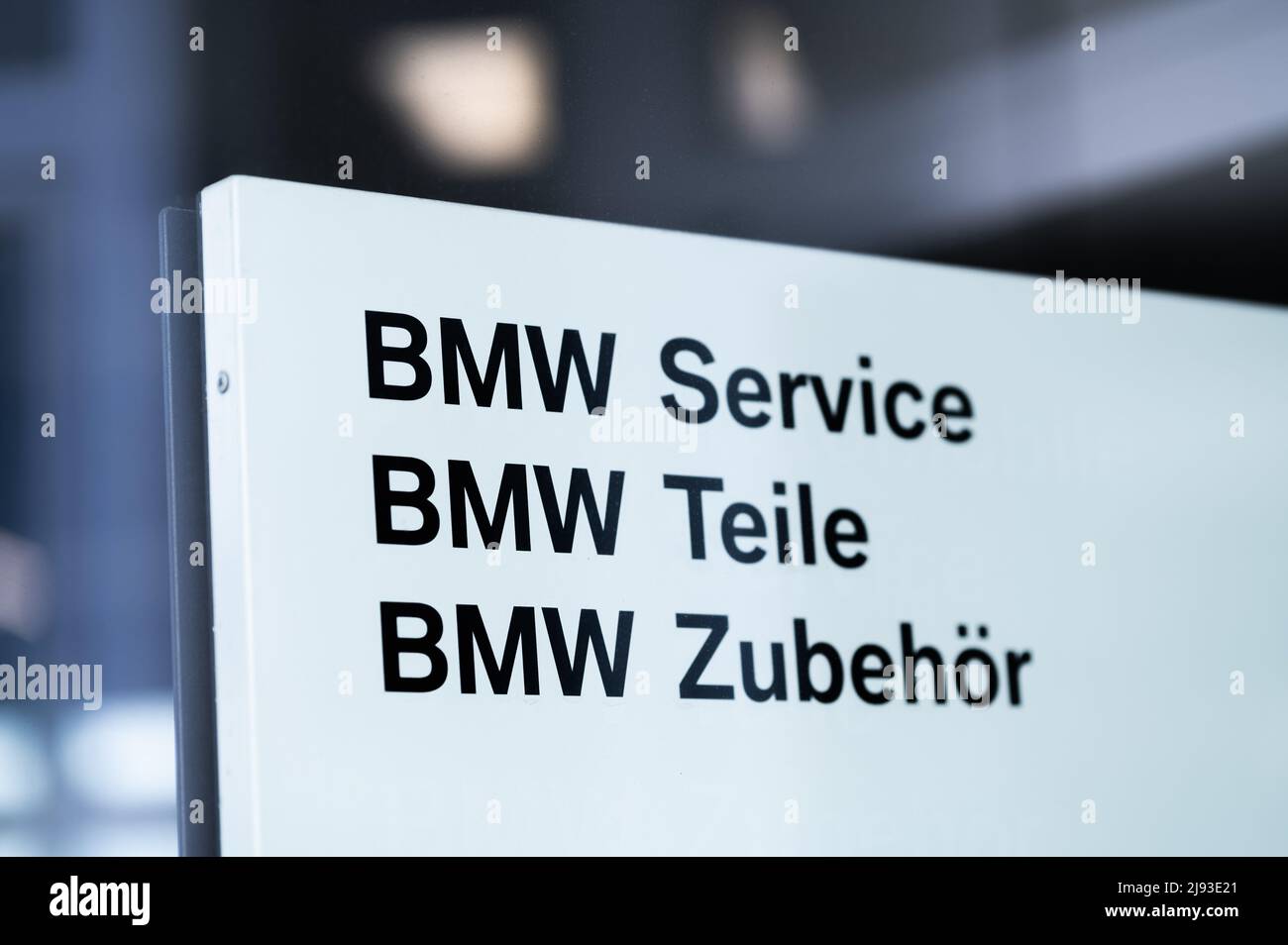 Bmw service hi-res stock photography and images - Alamy