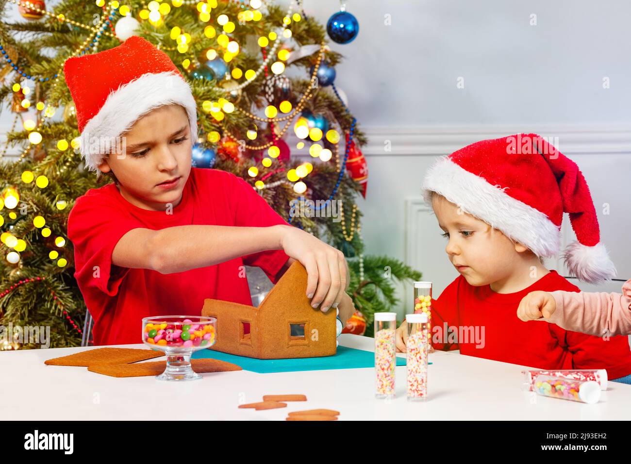 Gingerbread kids hi-res stock photography and images - Alamy