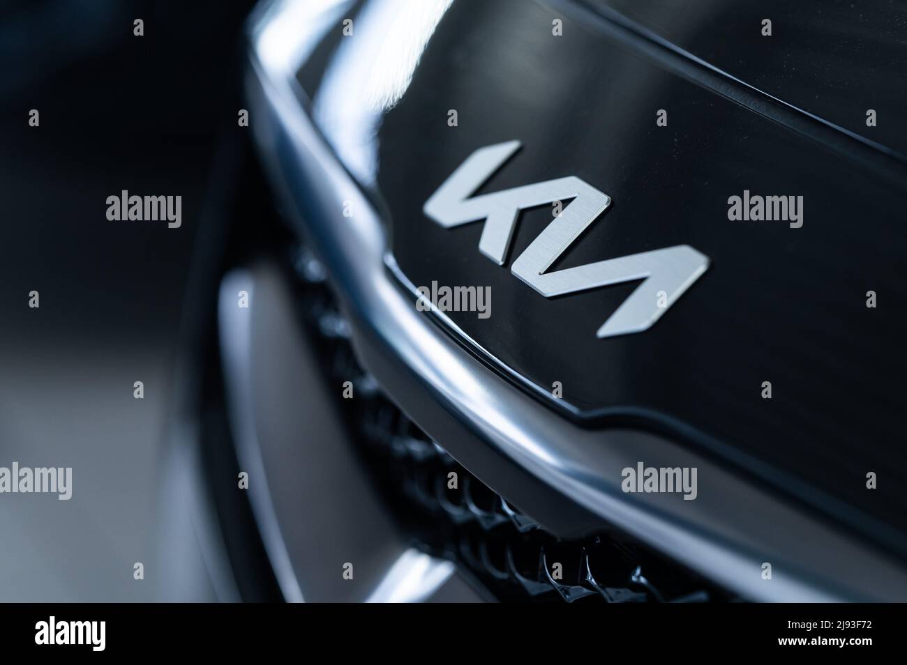 Kia logo 2022 hi-res stock photography and images - Alamy