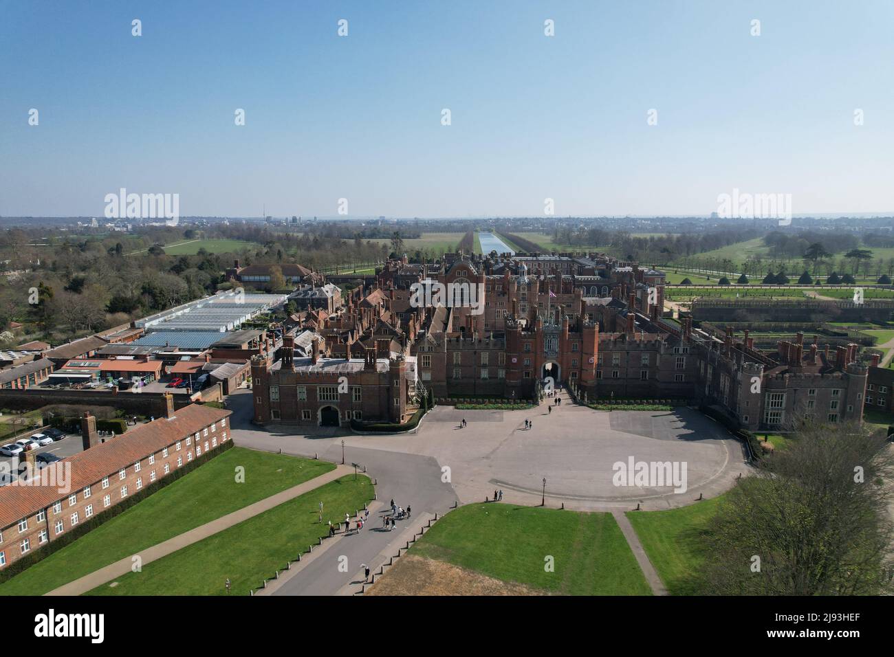 Hampton court palace aerial view hi-res stock photography and images ...