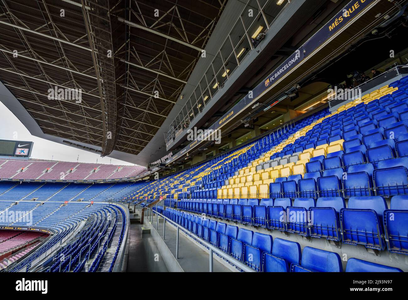 Edificio del estadio de futbol hi-res stock photography and images - Alamy