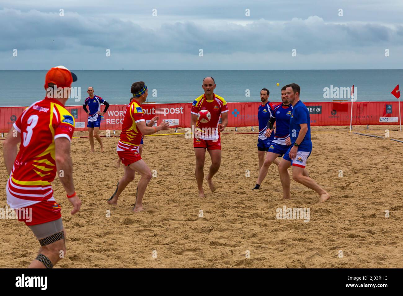 Sandbaggers marathon beach touch rugby team hi-res stock photography ...