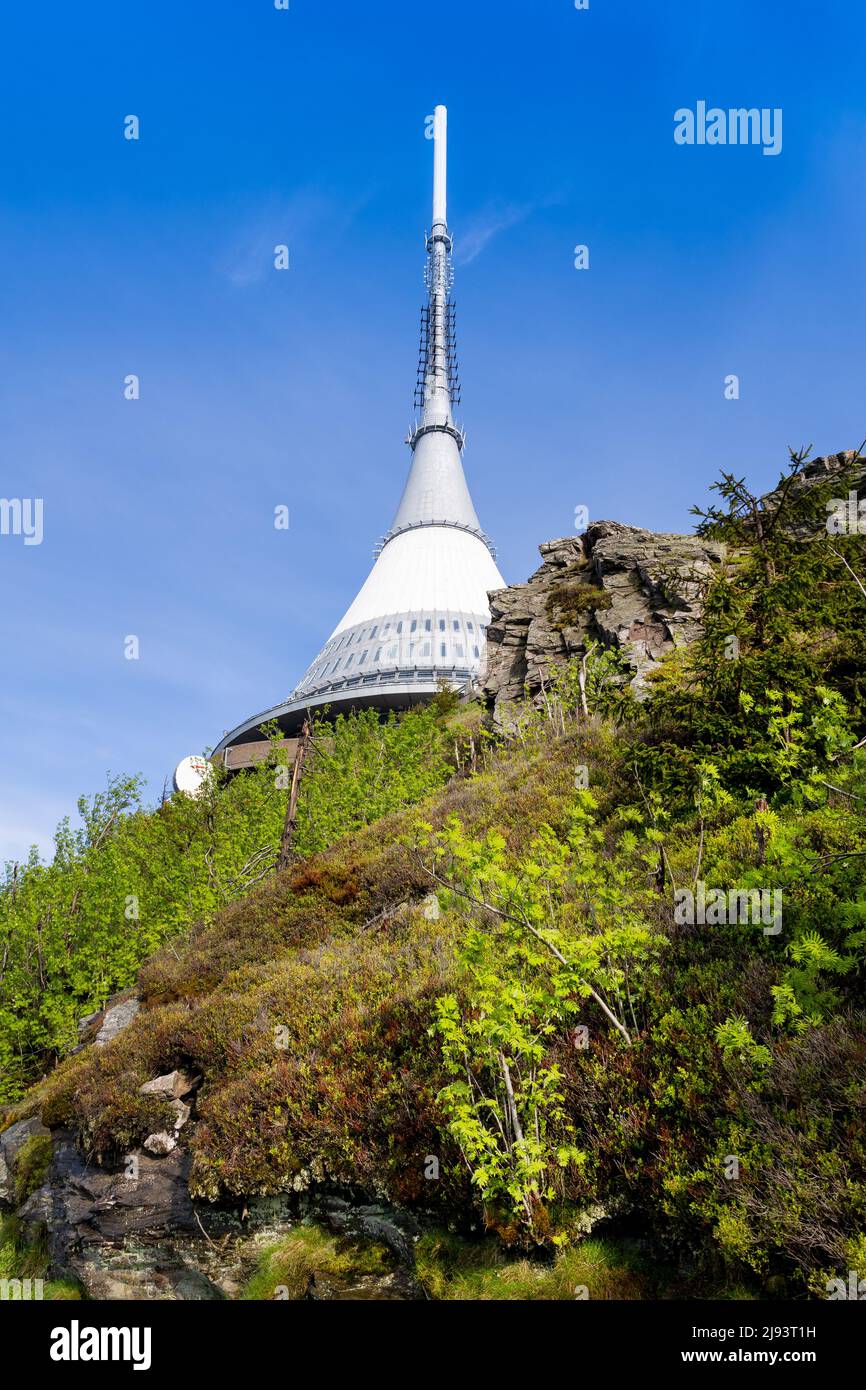 Vysilac Jested (1973, arch. K. Hubacek, 1012 m.n.m.), Jestedsky hreben ...