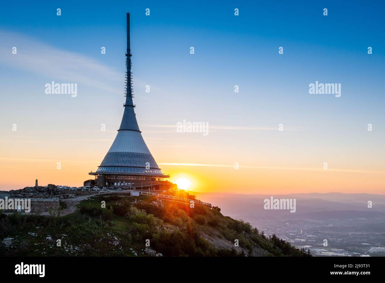 Vysilac Jested (1973, arch. K. Hubacek, 1012 m.n.m.), Jestedsky hreben ...