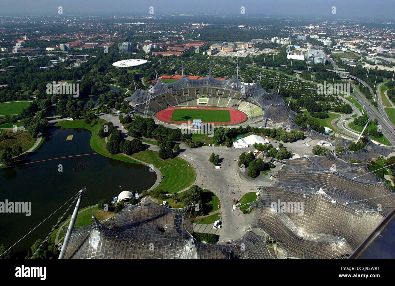 Munich, Deutschland. 26th Aug, 2001. ARCHIVE PHOTO: 50 years ago, on ...