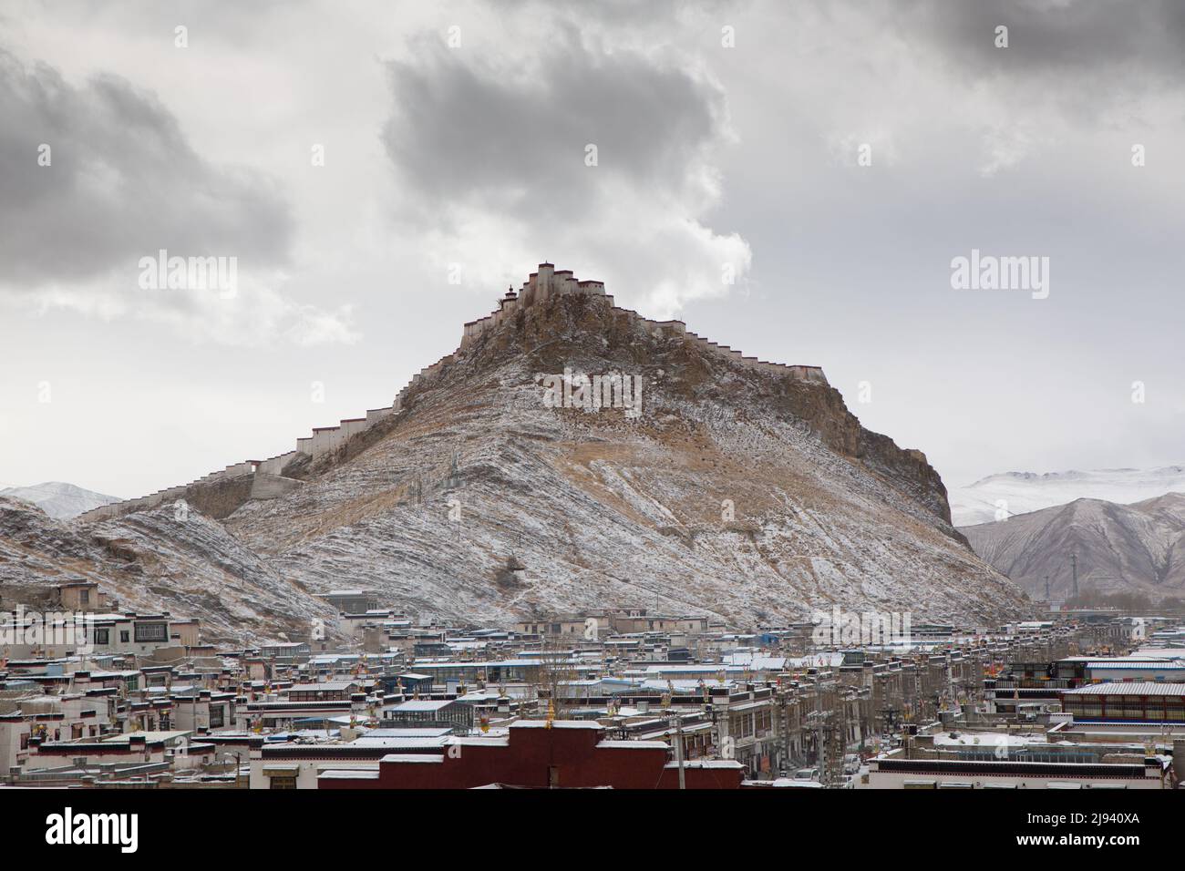 The historic City of Gyantse, Tibet autonomous region Stock Photo - Alamy