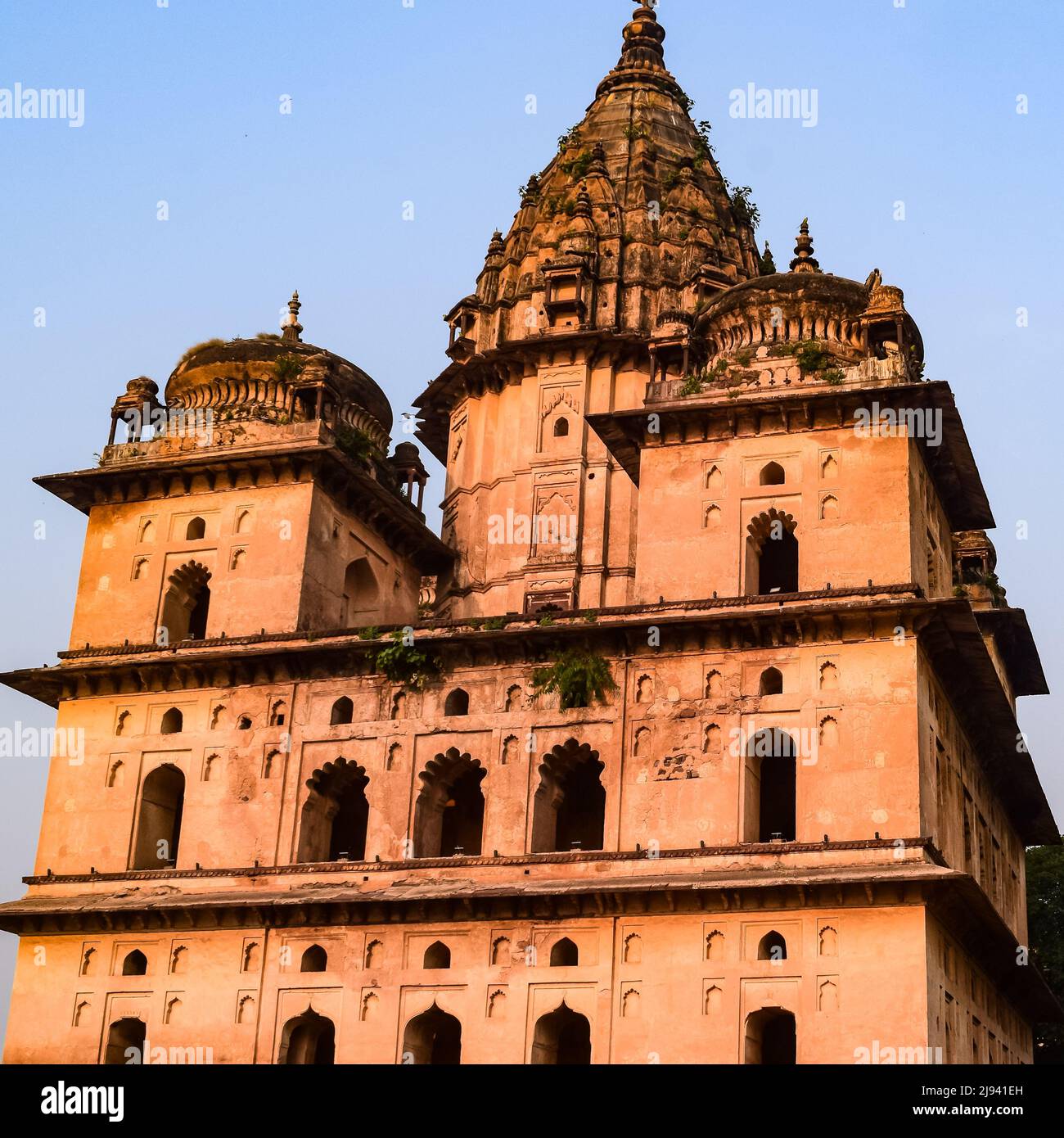 Morning View of Royal Cenotaphs (Chhatris) of Orchha, Madhya Pradesh ...