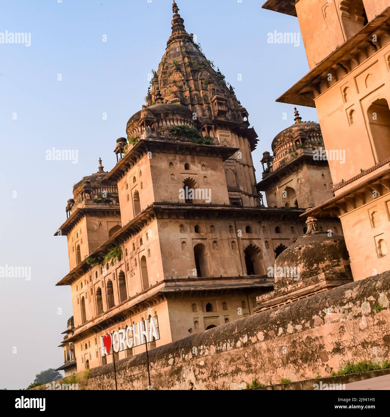Morning View of Royal Cenotaphs (Chhatris) of Orchha, Madhya Pradesh ...