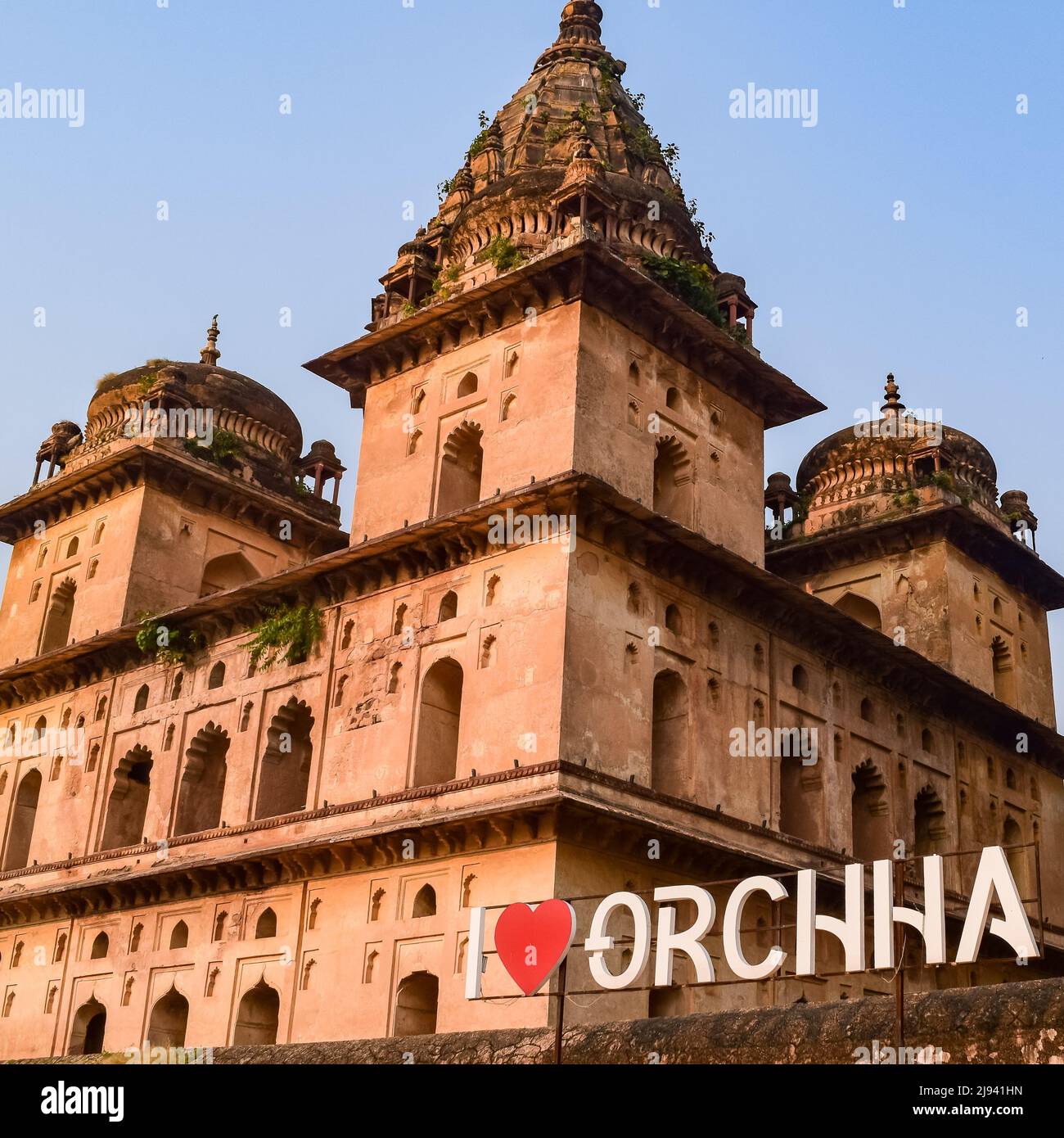 Morning View of Royal Cenotaphs (Chhatris) of Orchha, Madhya Pradesh ...