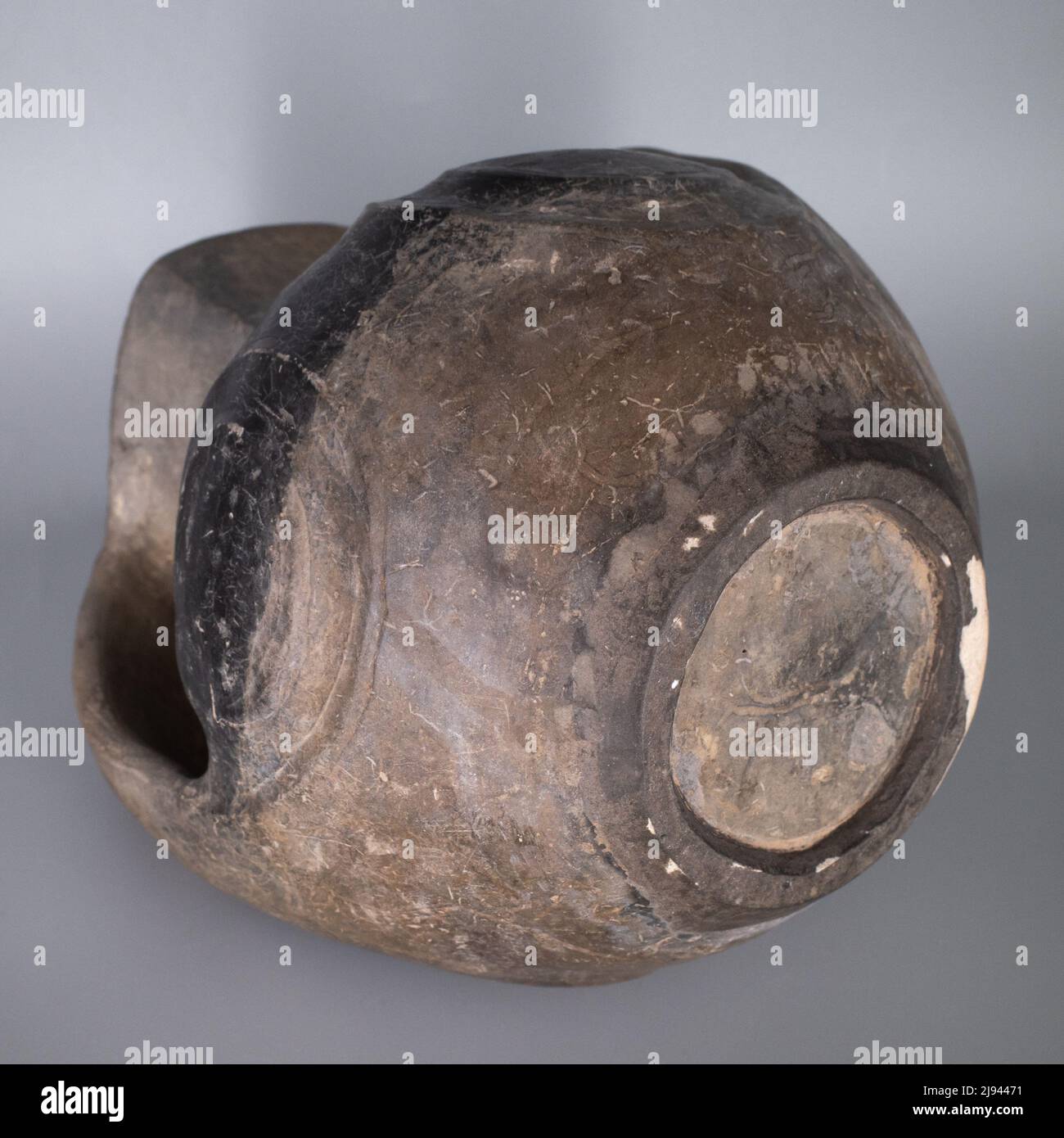 Ancient Chinese Lifan Pottery Amphora. Sichuan, Han Dynasty (202 BC ...