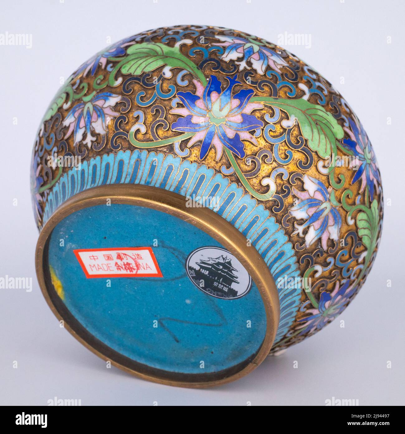 Cloisonne covered jar hi-res stock photography and images - Alamy