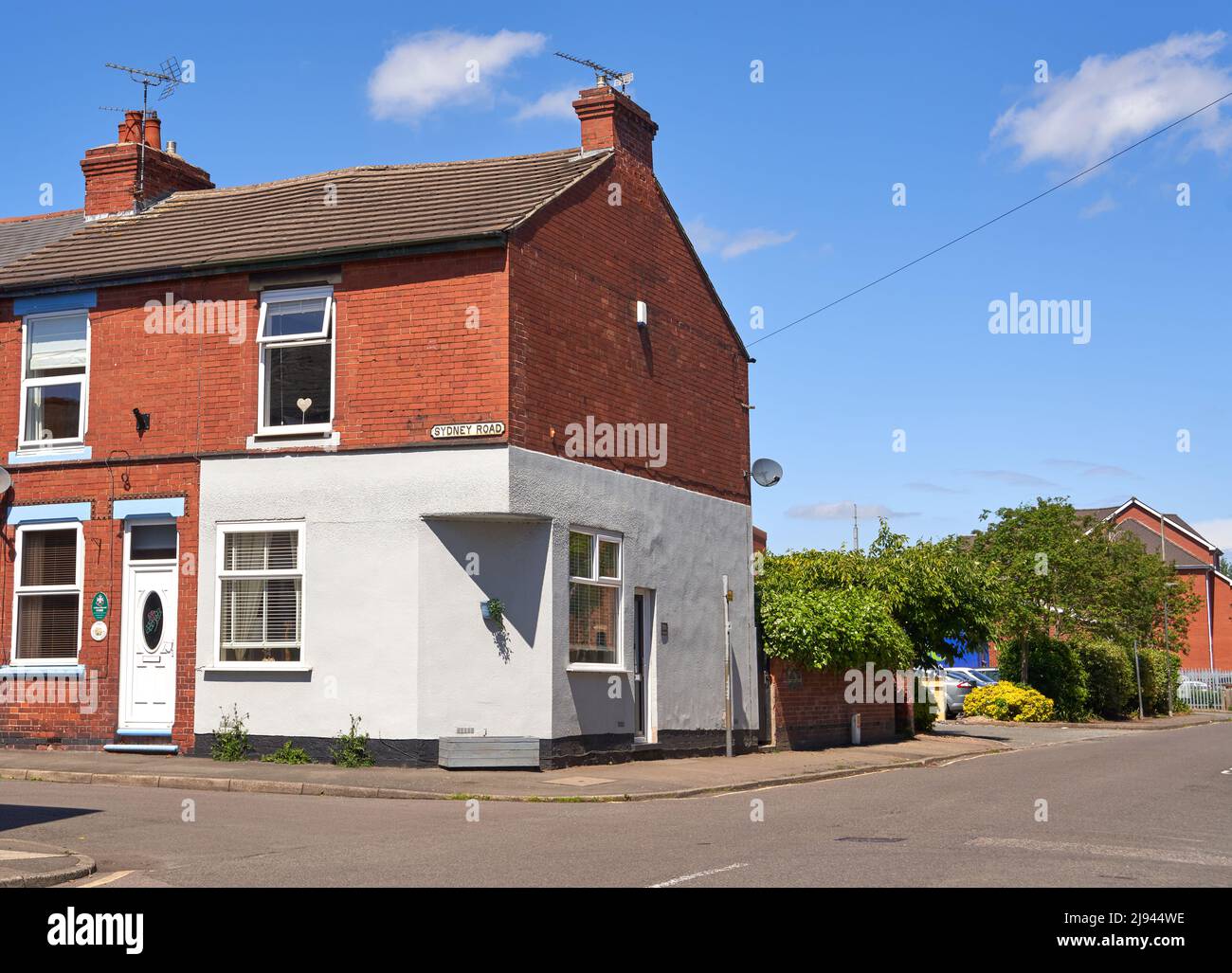 Uk corner end terrace hi-res stock photography and images - Alamy