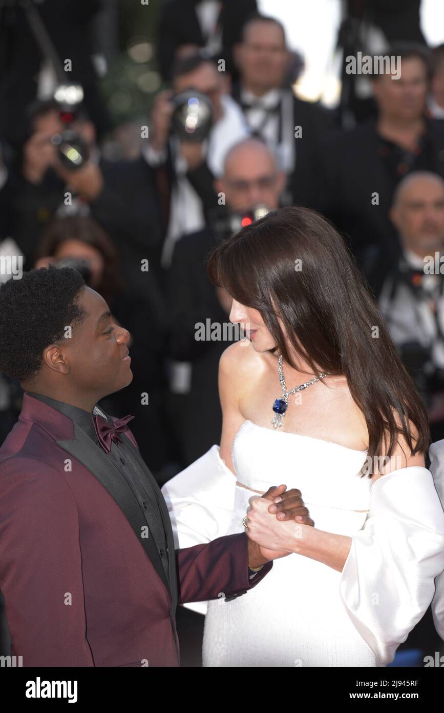 Anne Hathaway and Julia Roberts attends the 75th Cannes Film Festival ...