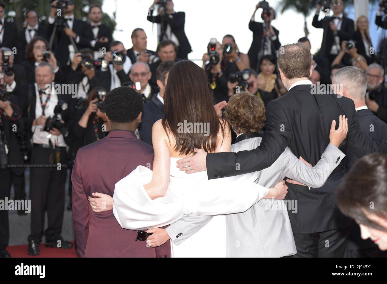 Anne Hathaway and Julia Roberts attends the 75th Cannes Film Festival ...